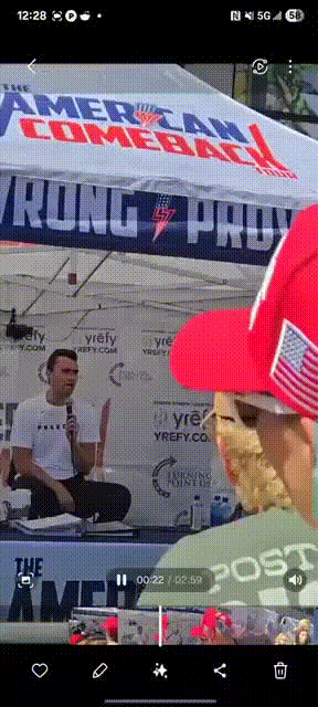 Charlie Kirk, nhà hoạt động chính trị cánh hữu, bị bắn chết tại sự kiện ...